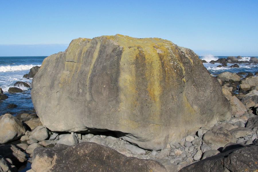 Yellow Boulder | ClimbNZ